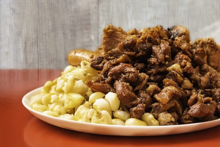 Bolivian Food: 22 Dishes That Your Tastebuds Need to Experience!