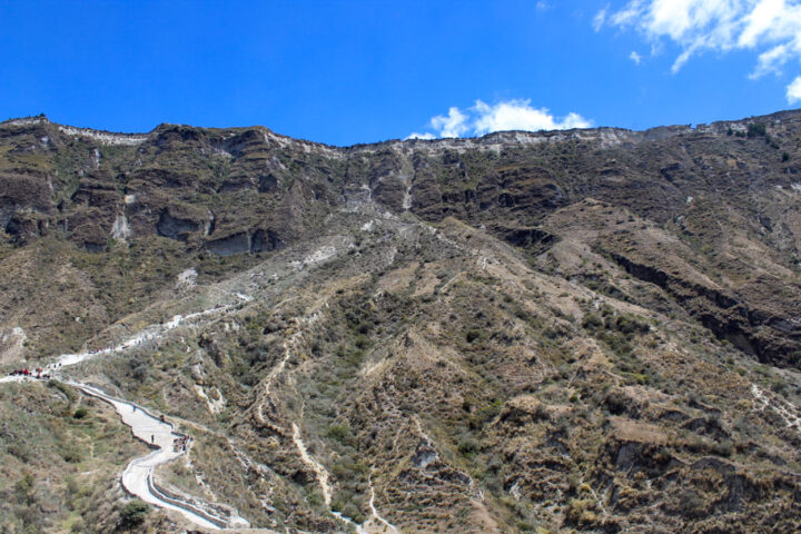 Quilotoa Lake: A Guide to Ecuador’s Breathtaking Crater Lagoon